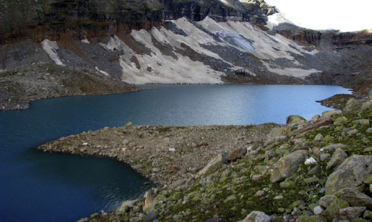 Attraction | Tosh Regency